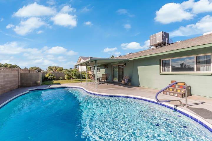 Mid-century Modern, Pool, Wi-fi, & Dog Friendly - Phoenix, AZ