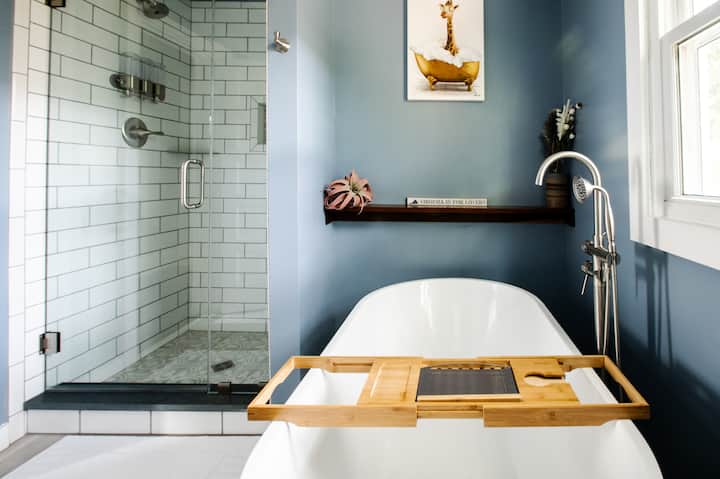 Walk Dt | Pets | Soaking Tub | Parking - Charlottesville, VA