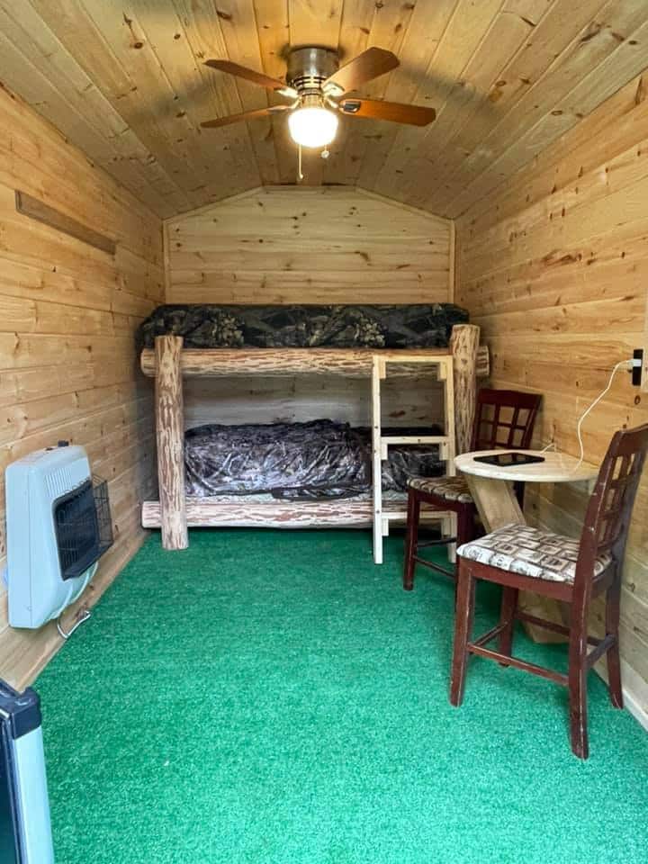 Cozy 2 Bed Fishing Cabin - Hastings, NY
