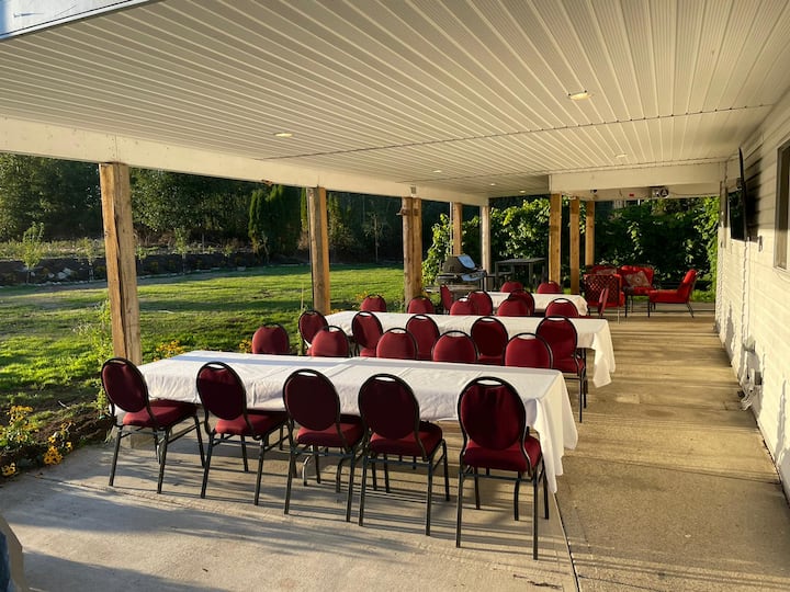 Small Gatherings Farm Stay With Ground Floor Suite - Aldergrove