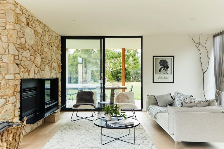 Idyllic Romantic Coastal Escape - Couple Rate - Aireys Inlet