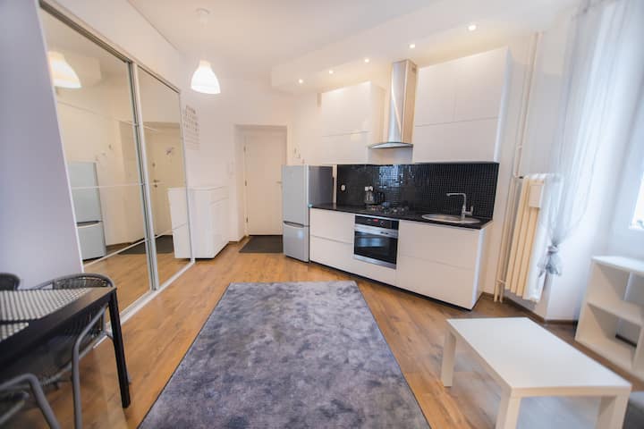 Poznanska Apartment. Great Location. City Center - Warsaw