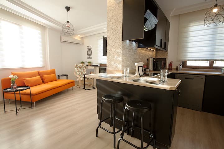 Lovely 1 Bedroom Apartment In The Heart Of Antalya - Antalya