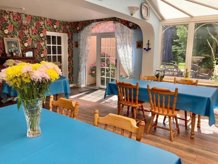 Farm B&b Twin Room, Accessible Wet Room & Parking - Stanstead