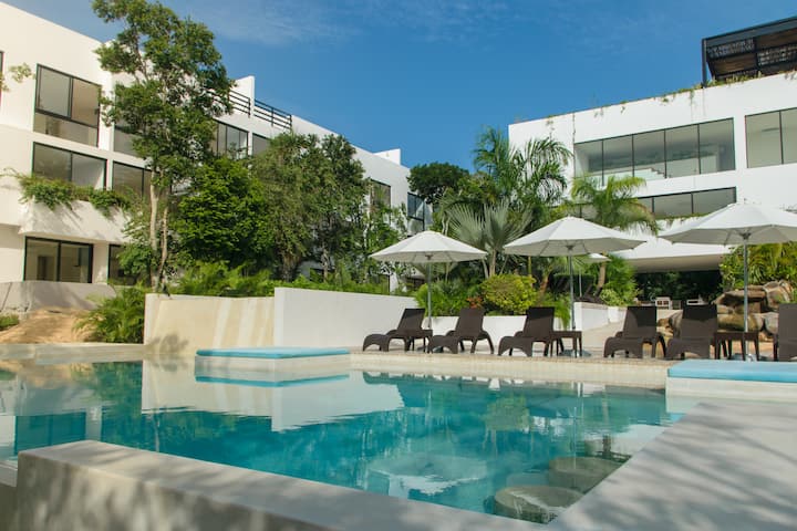 Relaxing Getaway. 3 Pools. Wifi. Beach Club +Golf. - Akumal