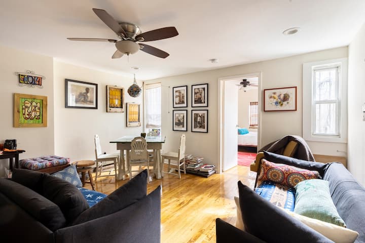 Artsy 2 Br In Brownstone. W Large Yard W/fire Pit - Brooklyn, NY