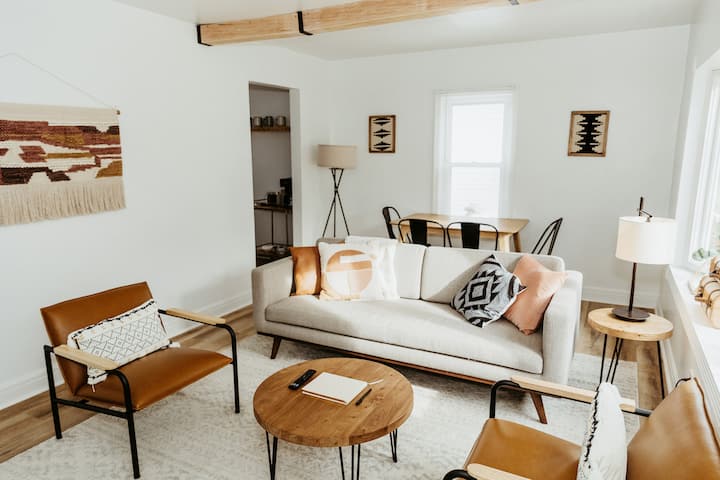 "The Lynn" Modern Urban Stay W/ Backyard - Lexington, KY