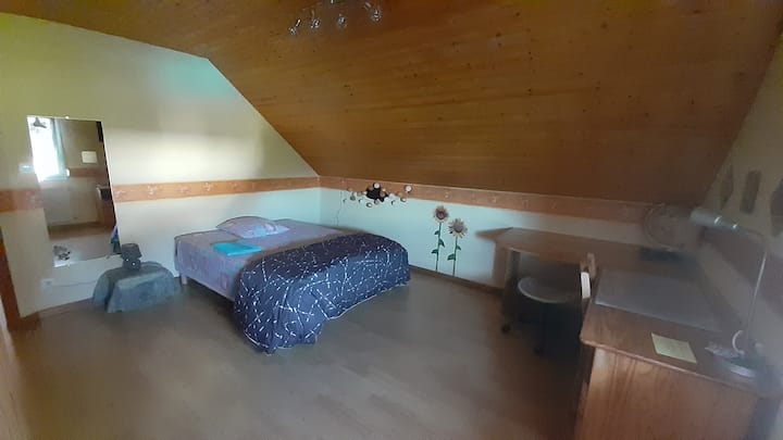 2 Chambres Spacieuses - Parking Gratuit Sur Place - Besançon
