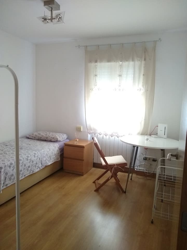 Habitación Individual Totalmente Equipada - Getafe