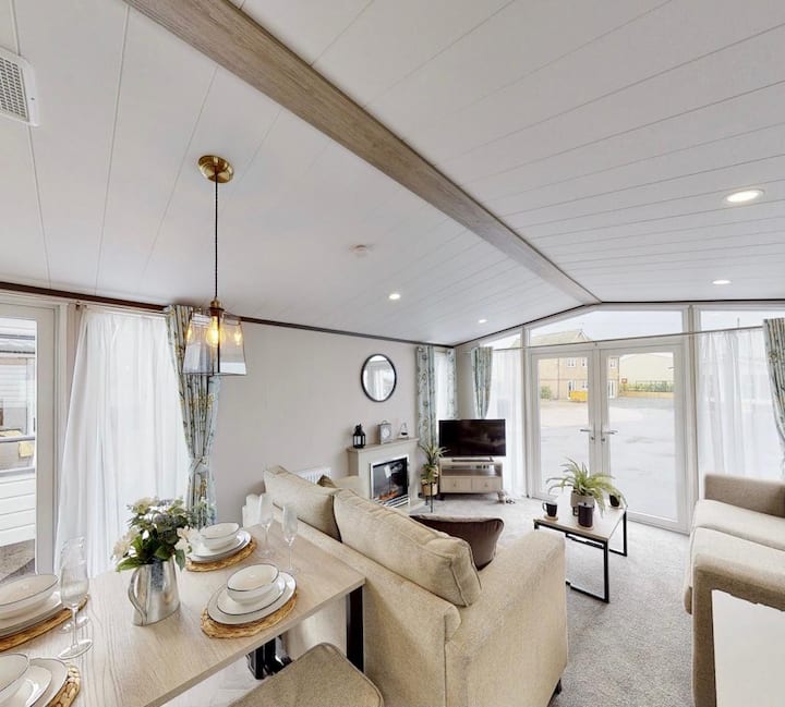 Riverwood Lodge - East Wittering