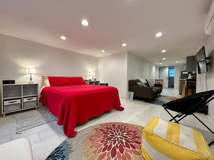 Spacious Bk Suite - Brooklyn, NY