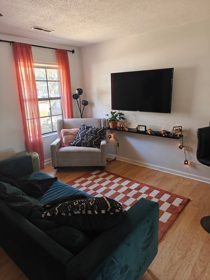 Modern Cottage Near Downtown - Summerville, SC