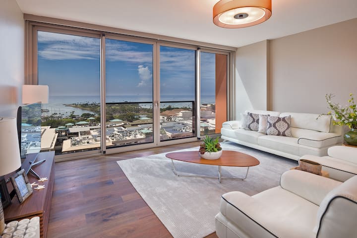 One Ala Moana Condominium - Luxury 3 Bedroom Unit - Honolulu, HI
