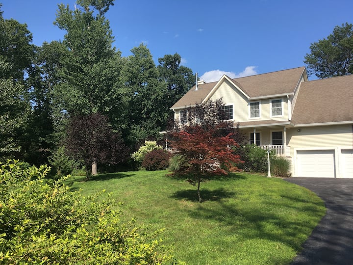 Quiet Comfort In Private Master Suite - Newburgh, NY