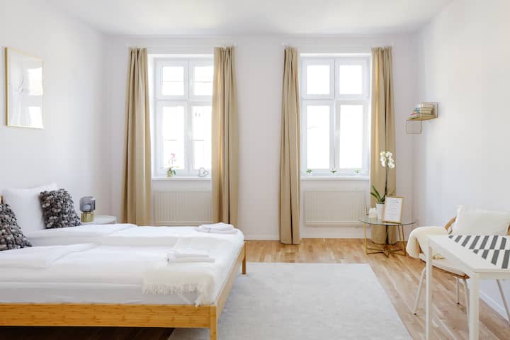 Stylish And Modern One Bedroom Apartment - Vienna