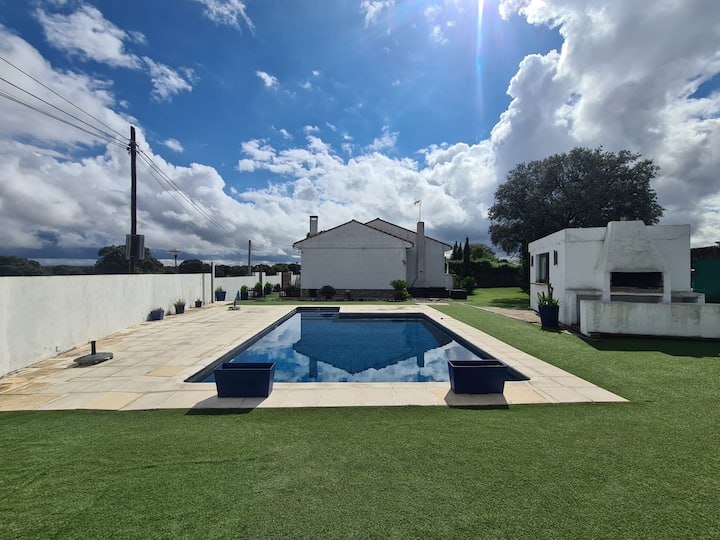 Casa De Invitados Con Piscina. La Villa Azul - Brunete