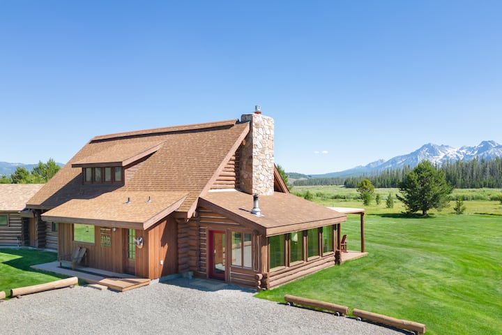 Park Creek Ranch- Completely Private Ranch W/ View - Stanley, ID