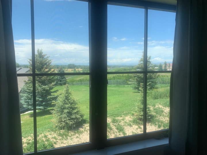 Quiet 1-bedroom Guest Suite With Hot Tub Access! - Bozeman, MT