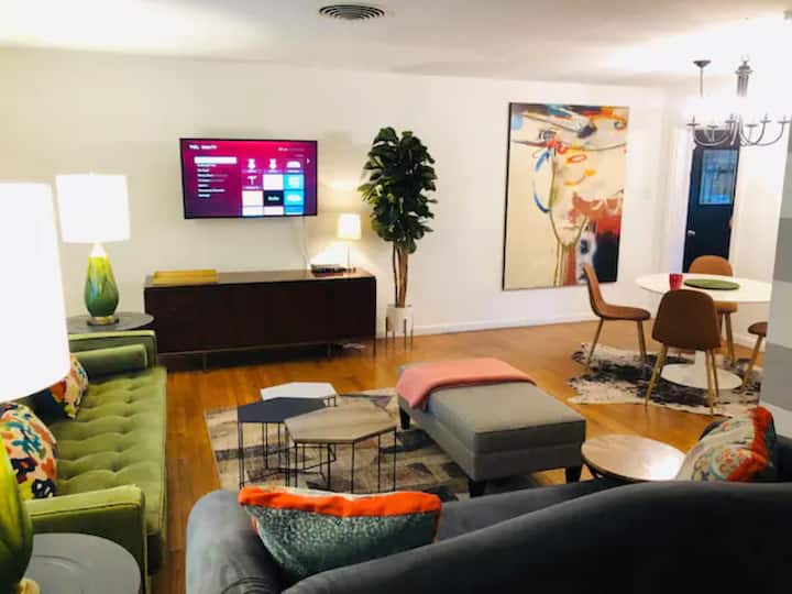 Spacious 3 Bedroom / 2 Bath Perfectly Located! - Lubbock, TX