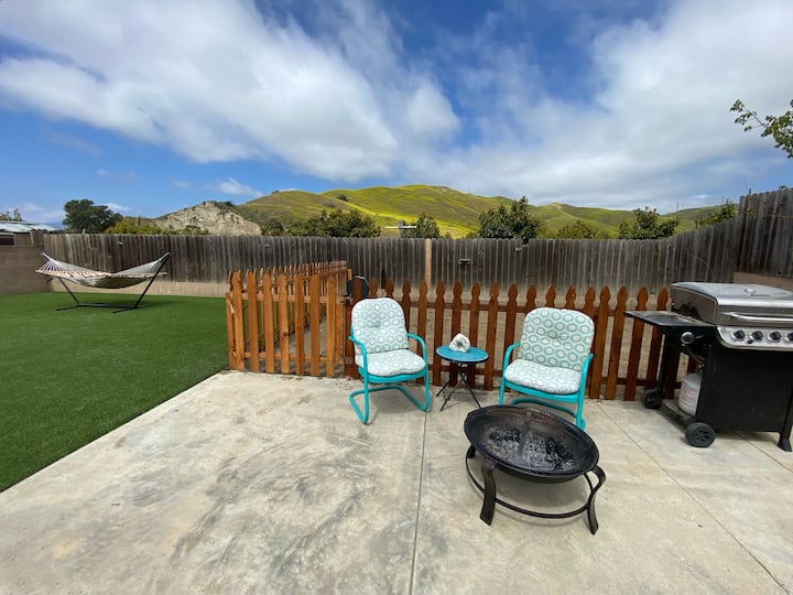 Spare Bedroom W/ Access To Full House (+Dogs) - Ventura, CA