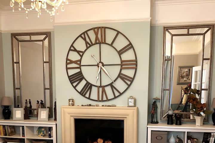 Romantic Spa Escape In A Stylish Seaside Home - Great Yarmouth