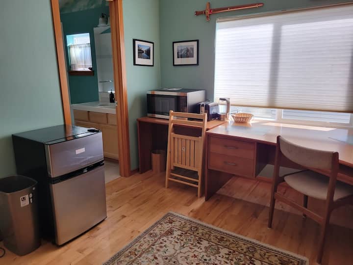 Third Floor Suite With Two Beds And Two Bathrooms - Seattle, WA