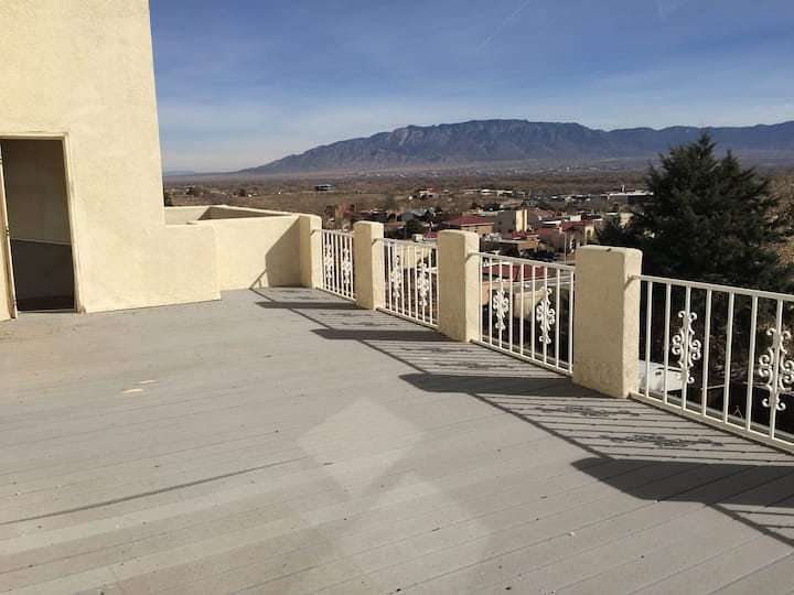 Panoramic City Views
2 Story - Albuquerque