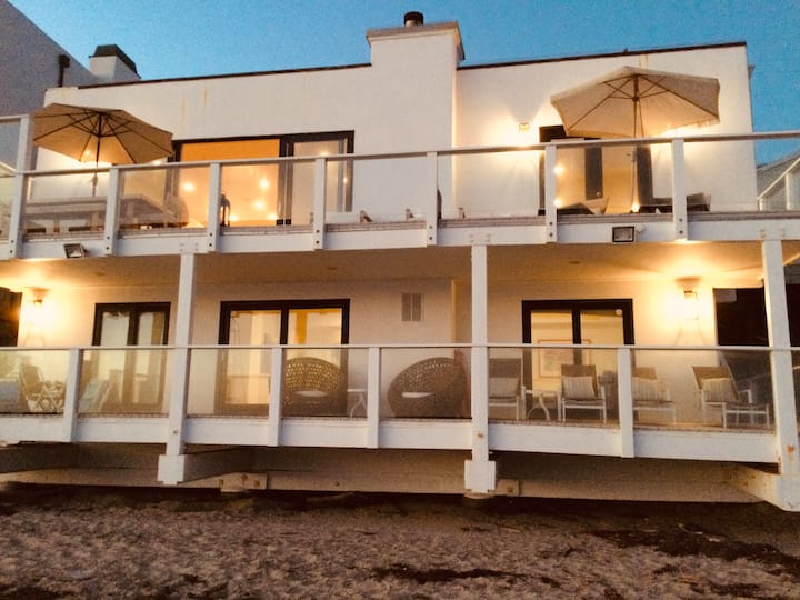 Malibu Road Cozy Beach House - Malibu, CA