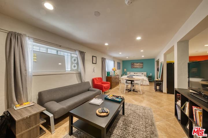 Venice Beach And Canals Studio - Minimum 30 Nights - Marina del Rey, CA