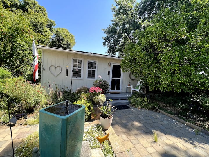 Private Garden Casitas With Pool Near Downtown Sac - Sacramento, CA
