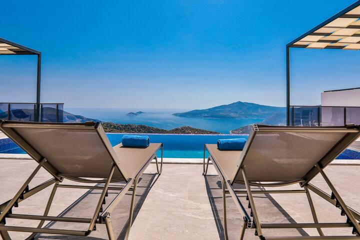 Deniz Manzaralı, Saunalı, Isıtmalı Havuzlu Villa - Kalkan
