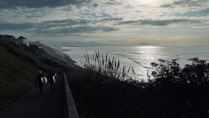 Convivialité Et Océan : Biarritz Côte Des Basques - Biarritz