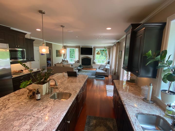 Quiet Oasis In Kirkland - Woodinville, WA