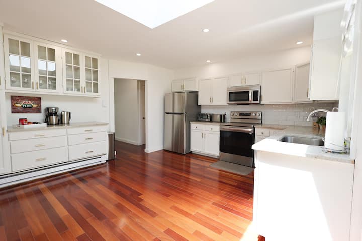 Beautiful Ski Home With Hot Tub And Private Road - Windham, NY