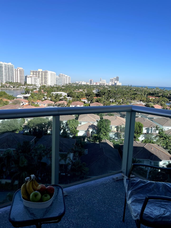 Spacious Apartment With Ocean And Canal Views - Sunny Isles Beach