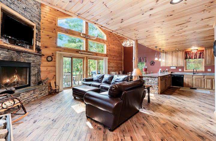 Modern Rustic Cabin Near The Leota Trails - Jackson Lake, Roscommon Township