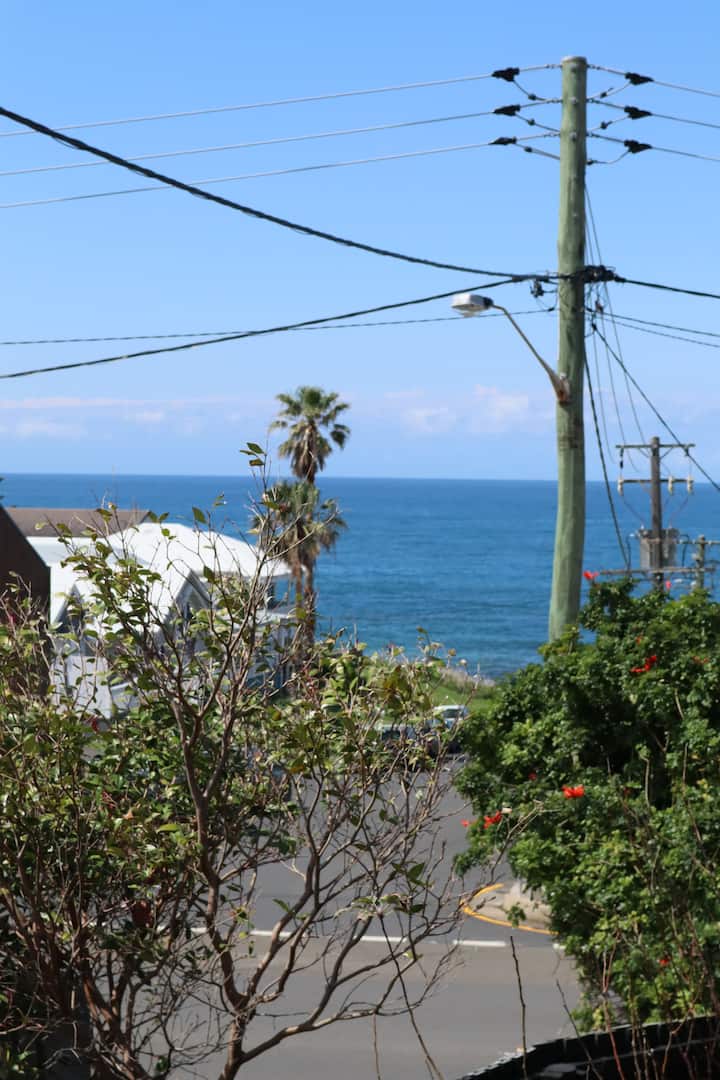 Ocean Views! Beautifully Renovated Cottage W/ Loft - Appin