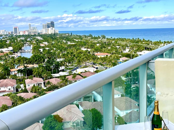 Spacious Apartment W/ Partial Ocean View - Sunny Isles Beach, FL