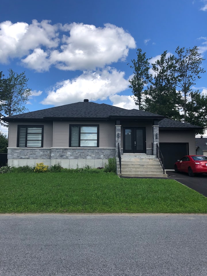 Belle Maison Tranquille Dans Quartier Résidentiel - Shawinigan