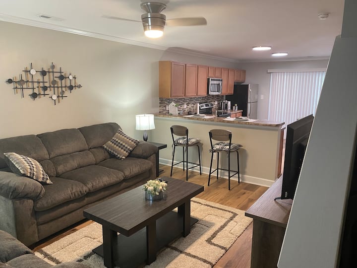Cozy Townhome Minutes To Shopping And Base. - Jacksonville, NC