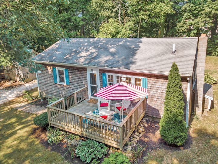 Escape To This Peaceful Cottage Near Nauset Beach - Eastham, MA