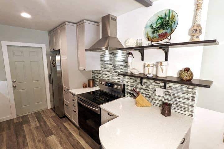 Adorable Sunset Cottage Just 4 Houses From Beach - Treasure Island, FL