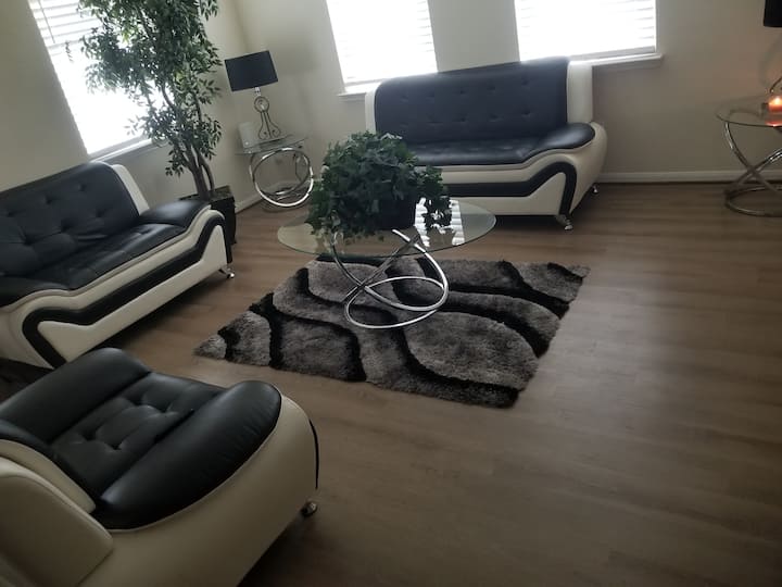 5 Bedrooms 3 Bathrooms - Humble, TX