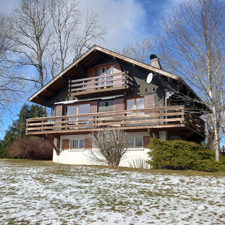Chalet Chaleureux Avec Cheminée - Le Locle