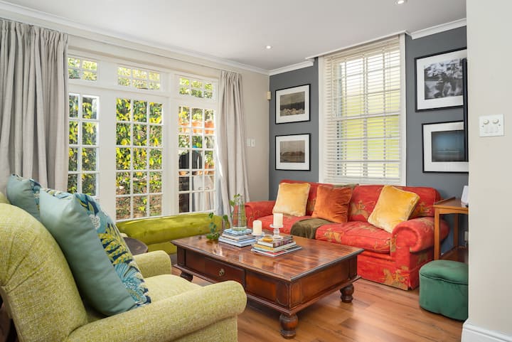 Charming Sea Point Cottage - Cape Town