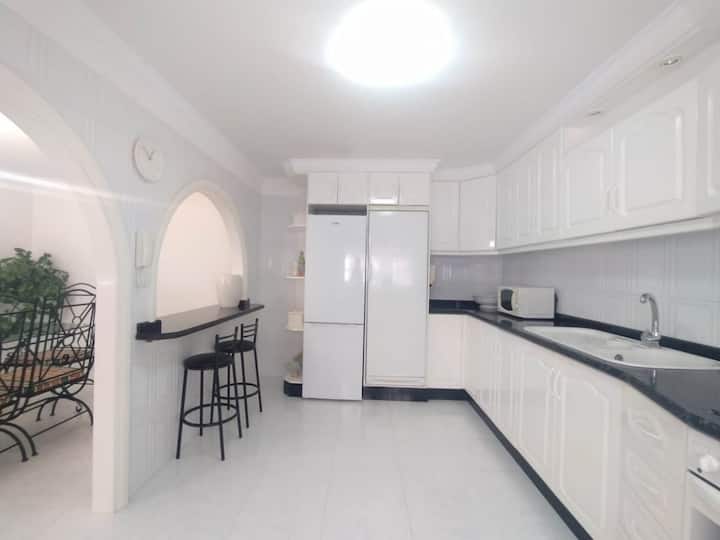Dob3 - Tango House - Los Cristianos