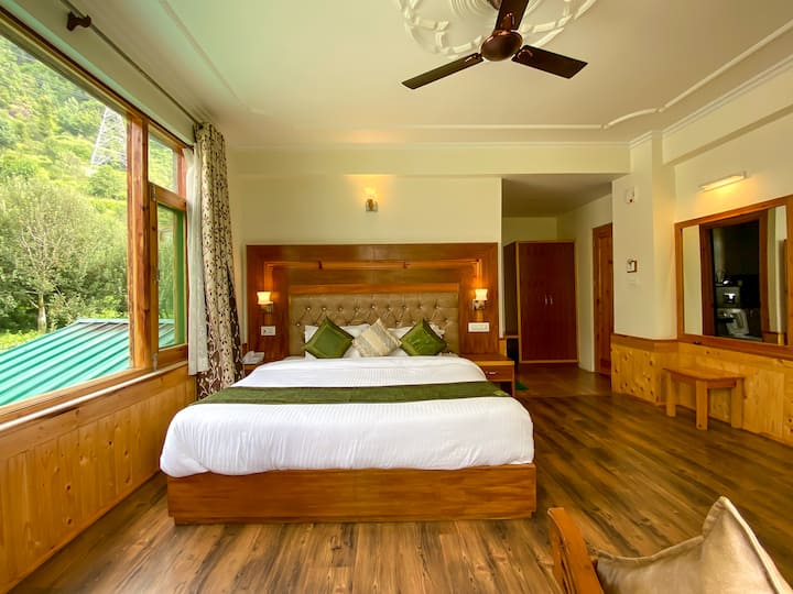 Luxurious Two Bedrooms With Mesmerizing Views - Manali