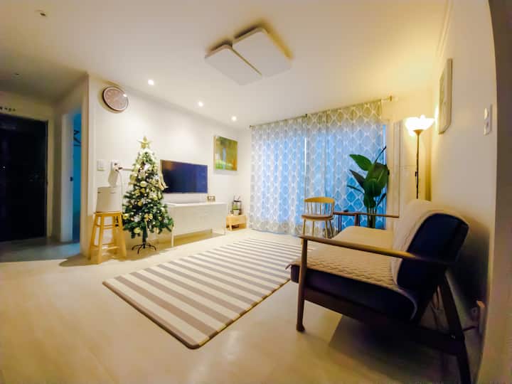 [Hongdae]27th Gil Guesthouse#2r+2br#4min From Stn - Seoul
