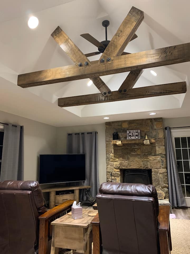 Stanley Hollow - 60 Acres, Hiking Trails, Starlink - Stanley, VA