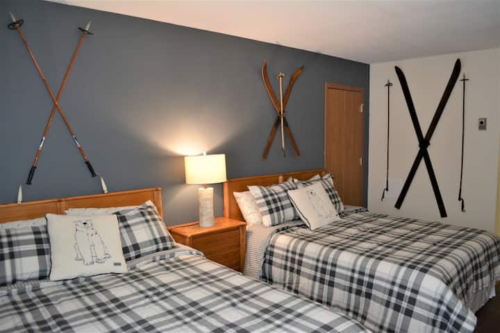 Birch Point Resort Condo 20 - Nelson Lake, Hayward - Hayward, WI